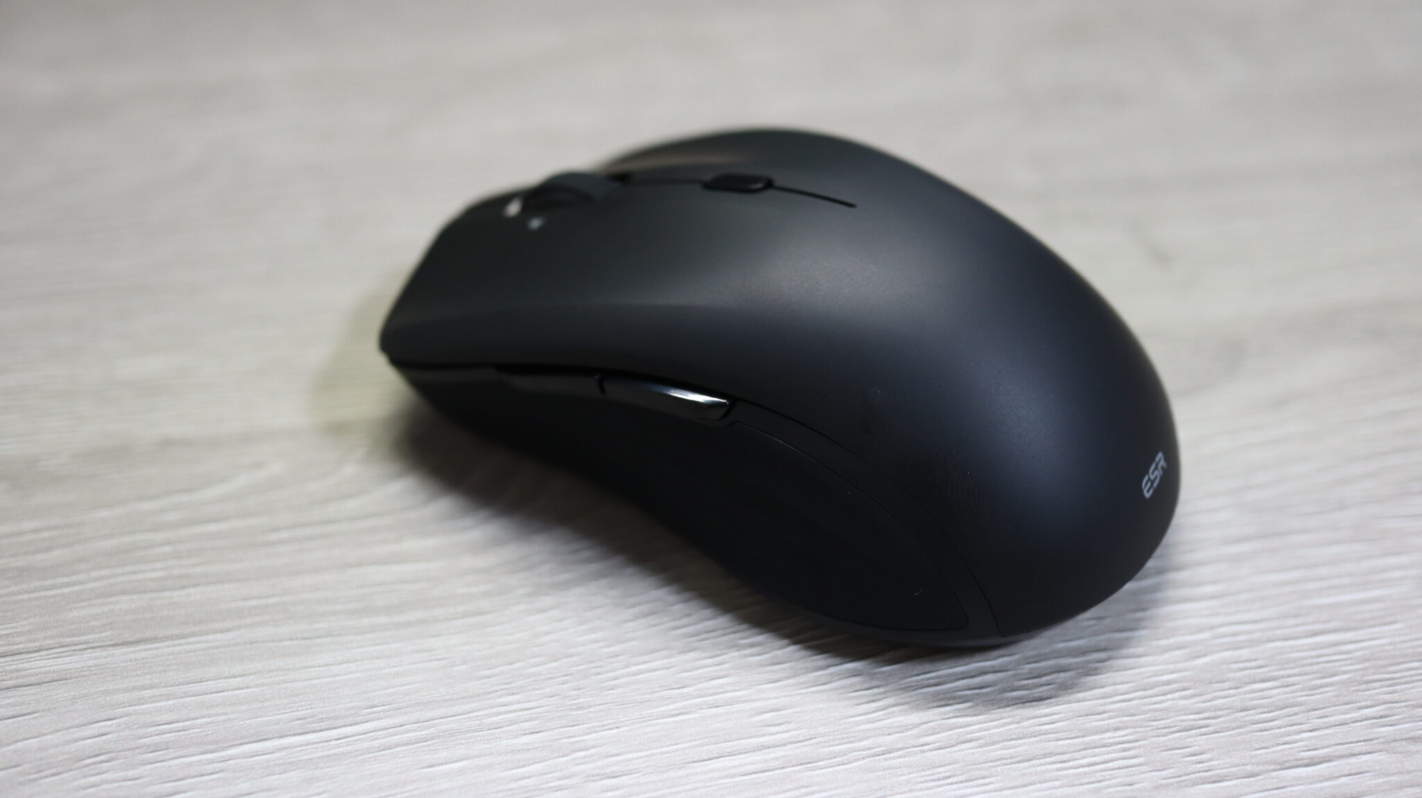 マグネット吸着できる軽くて、便利なマウス『ESR MagMouse』 | Digital La Vie.